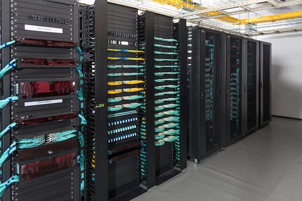 Máy Chủ (Server) Là Gì? Vai Trò, Chức Năng & Các Loại Server A-Z